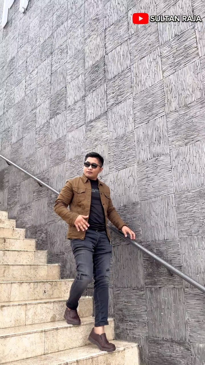 Mengenal Sosok Sultan Raja, YouTuber Asal Pamekasan Yang Dermawan - Penasilet